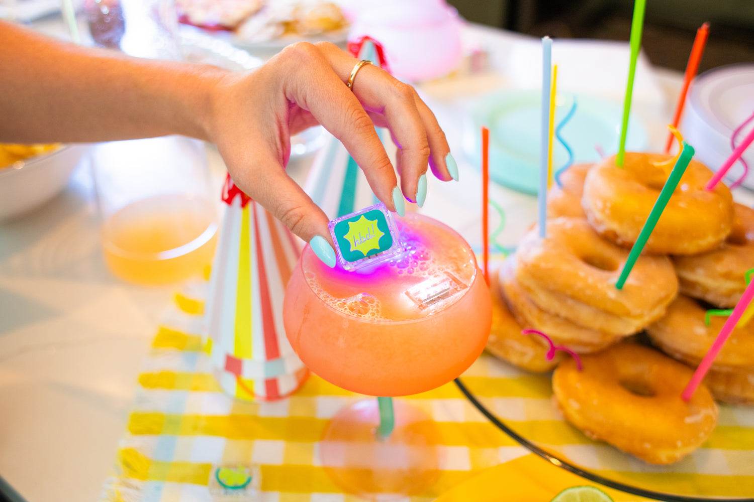 Glo Cubes - The original liquid-activated drink cube.
