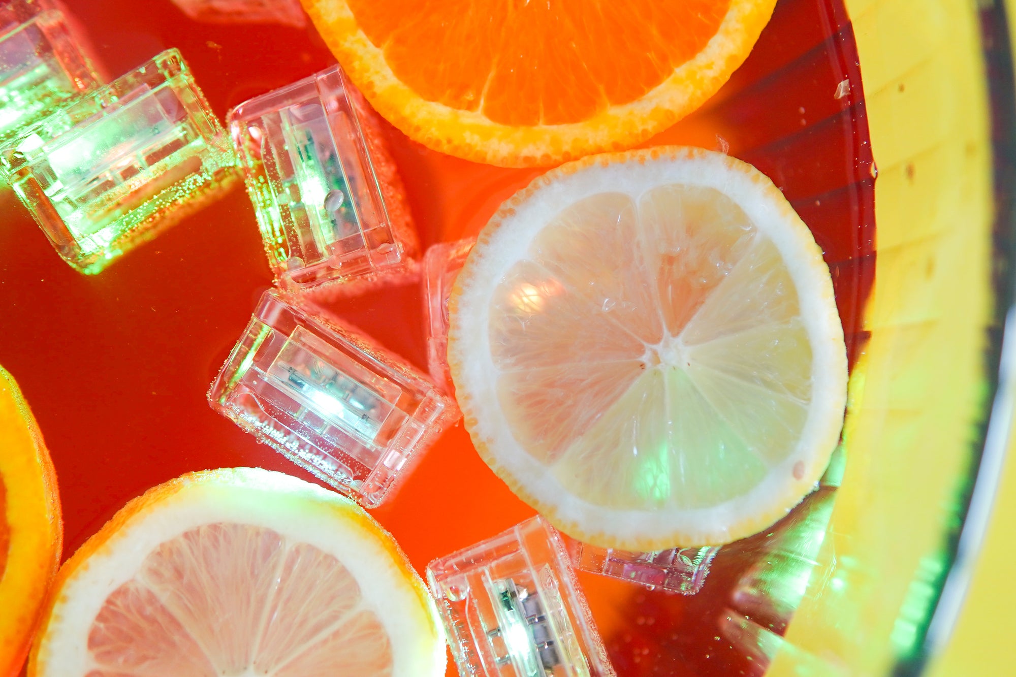 Glo Cubes - The original liquid-activated drink cube.