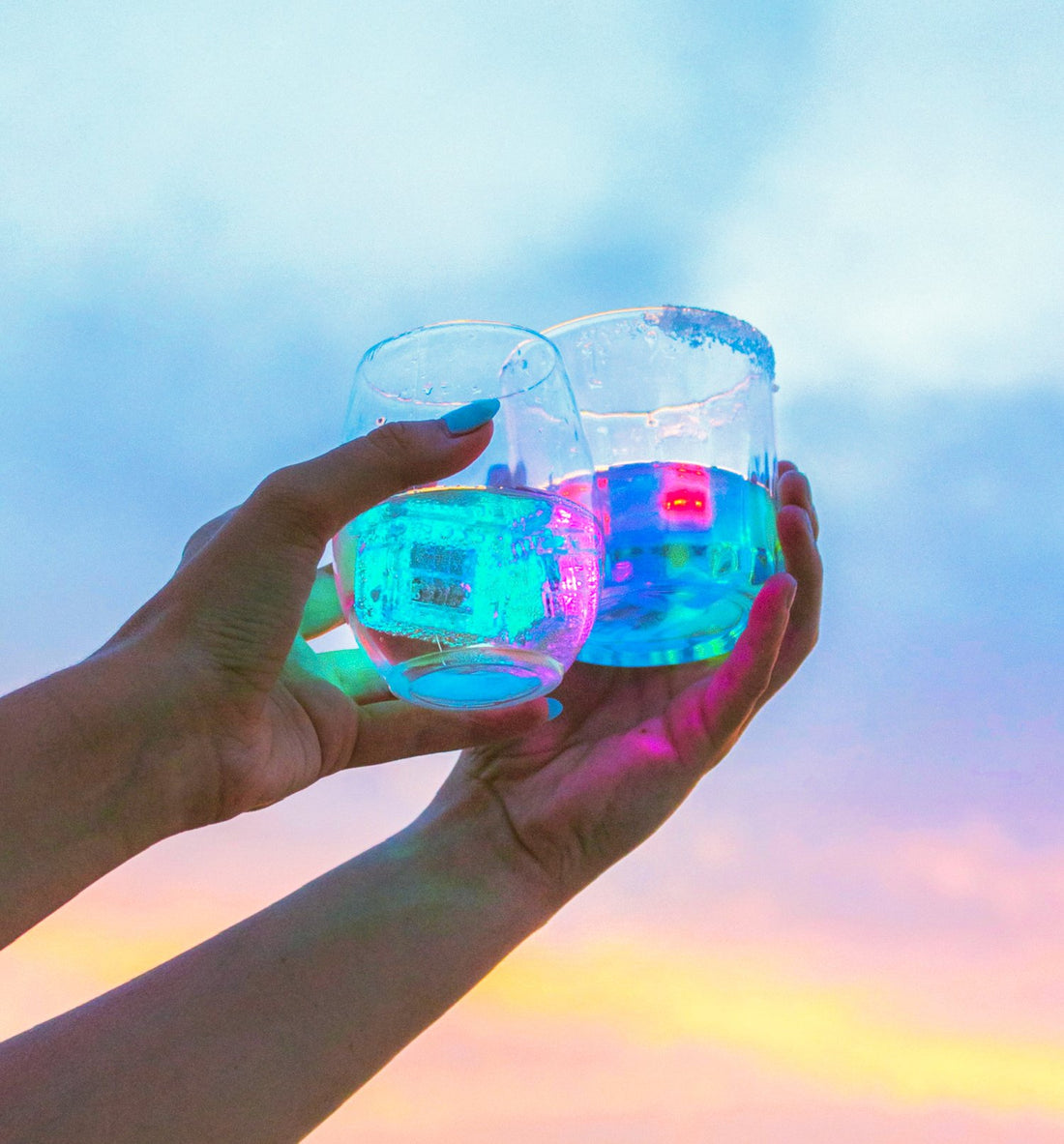 Glo Cubes - The original liquid-activated drink cube.